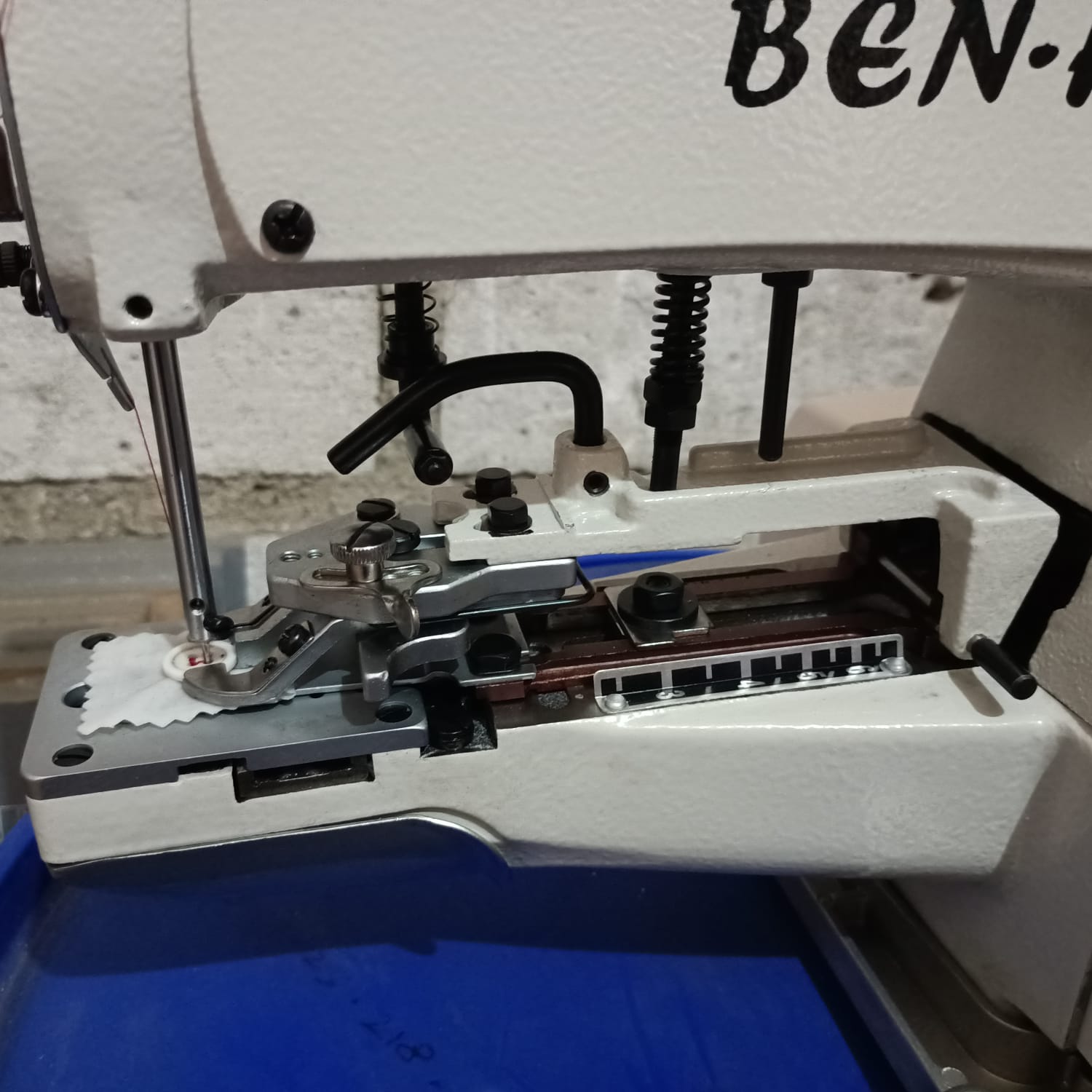 MESIN JAHIT KANCING BENHO BH373 / BH-373 - Toko Mesin Jahit